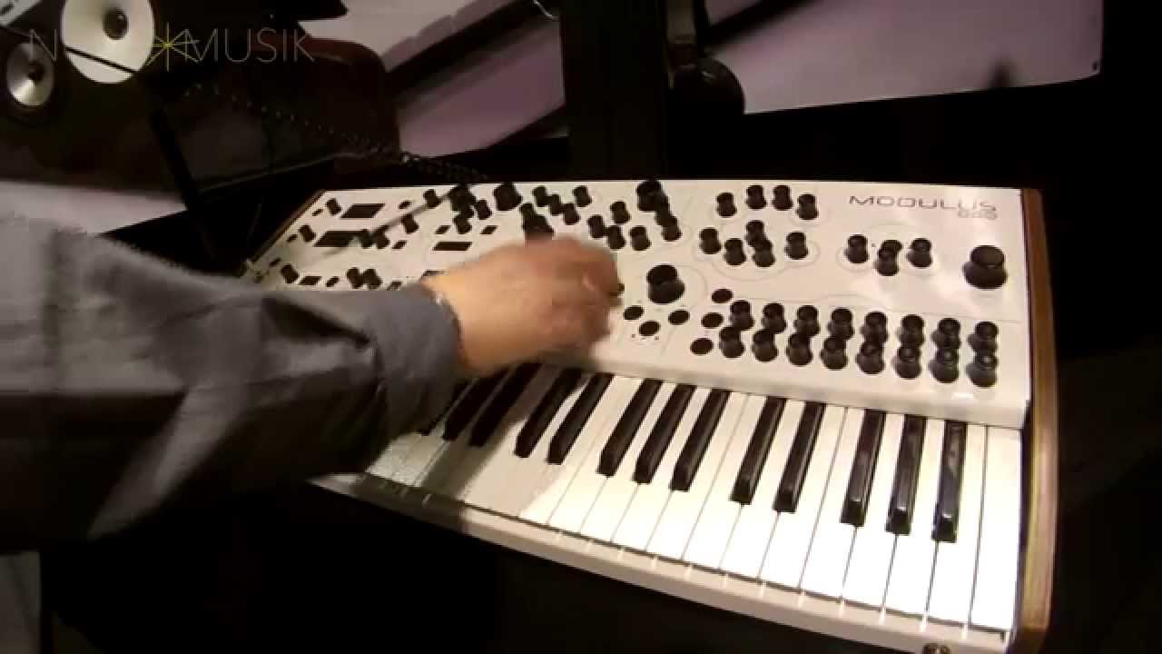 Nova Musik - Modal Electronics 002 Synthesizer with Paul Maddox at NAMM 2015