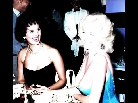 A.I-al életre keltett Jayne Mansfield–Sophia Loren dekoltázs nézés… 🙂