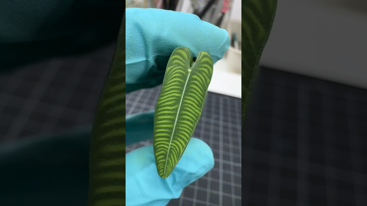 Making my new ANTHURIUM VEITCHII miniature plant cane pattern from oven hardening polymer clay. #diy