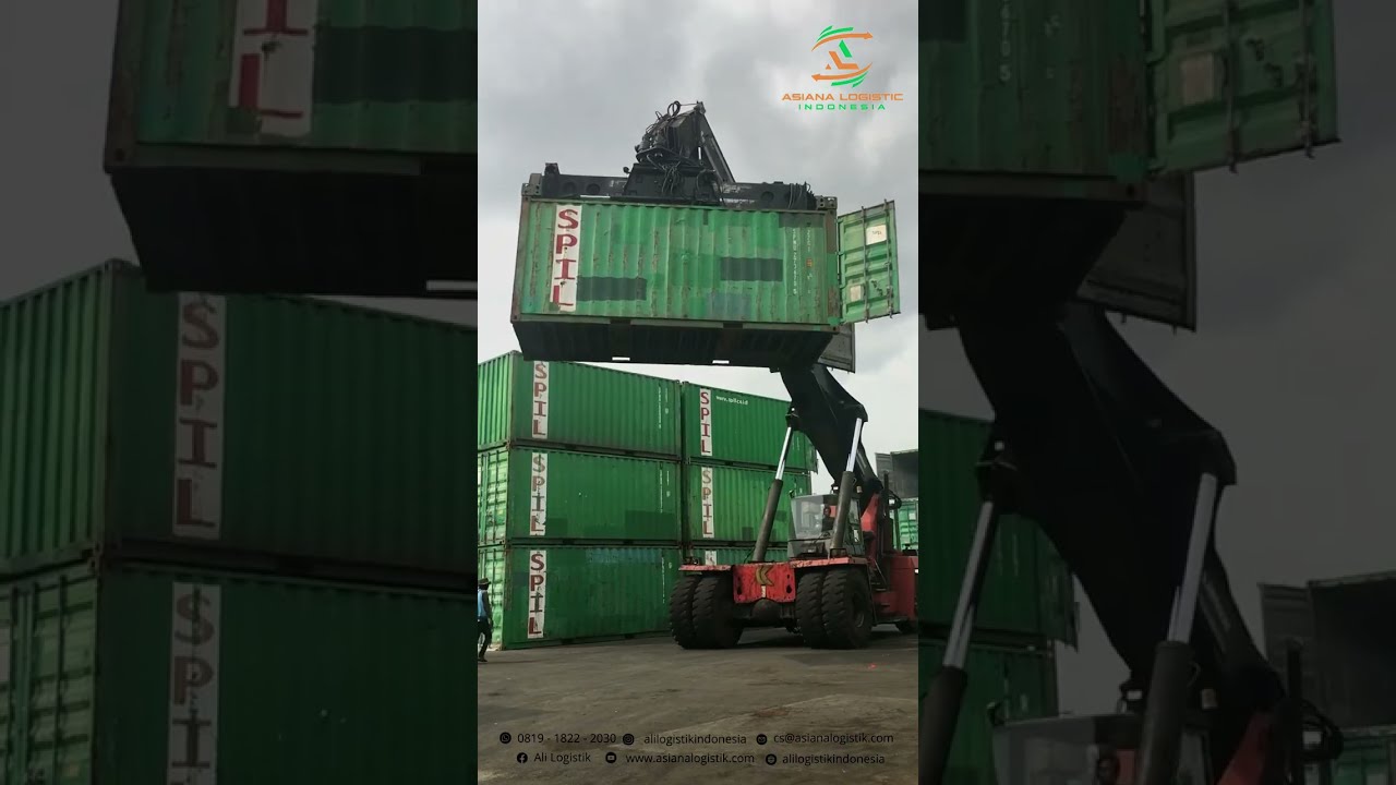 Proses Stuffing (Loading Container)