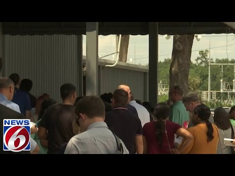Long lines for Orlando mayor's job fair