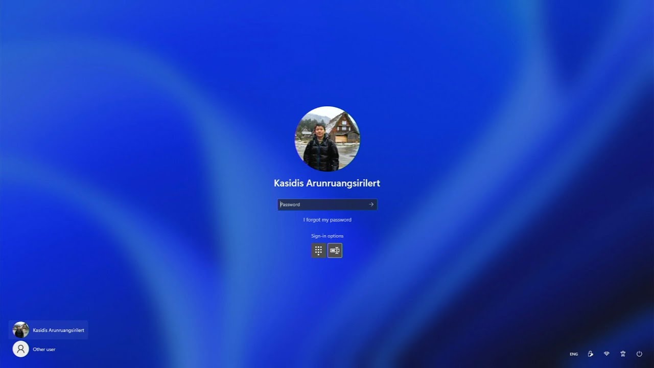 Windows 11 Insider Preview Lock Screen/Login Sequence