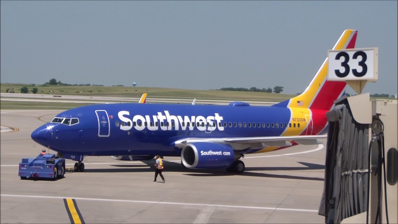 Aircraft Spot: MCI - Part 1; Southwest 737, American MD-80, Frontier, Delta Boeing 717