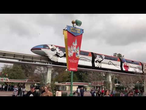 Monorail Orange Debuts New Mickey Mouse Wrap at the Disneyland Resort