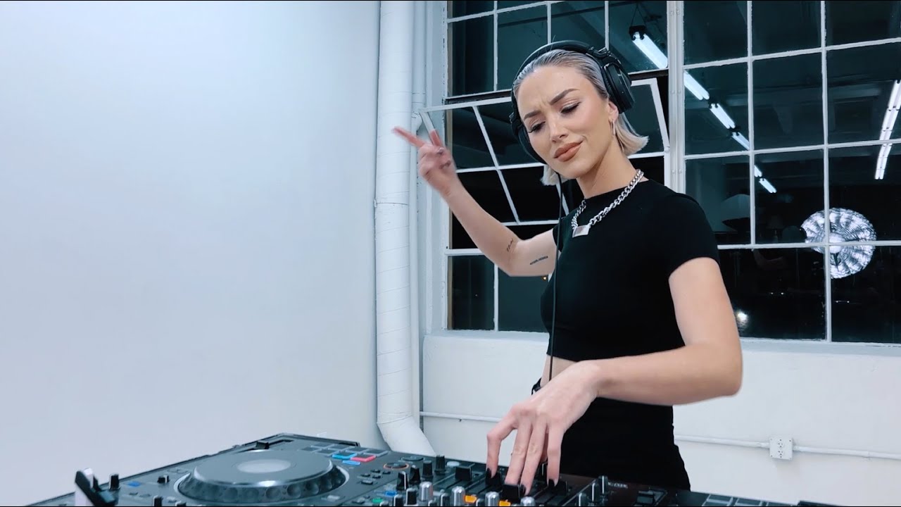 ARi - Metasin Live Series Ep. 006 [Melodic Techno Progressive House Mix] 4K