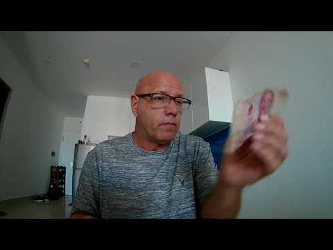 Vietnam Money And the Value of the US Dollar || The Flyer