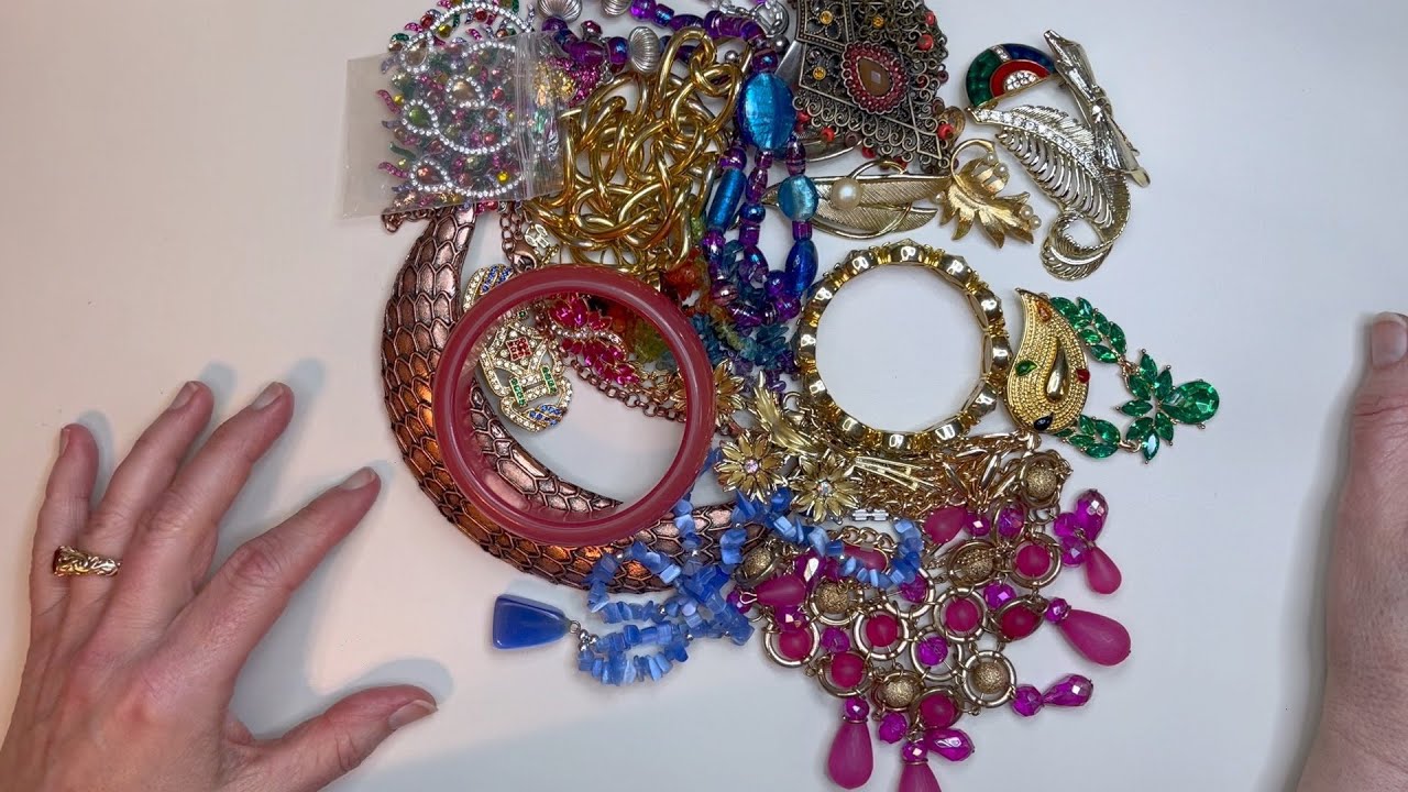Unboxing: Vintage, Estate Costume Jewelry Lot