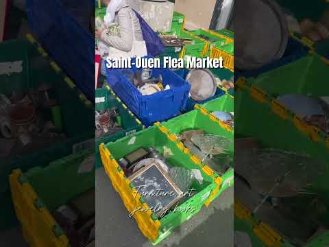 This Flea market in Paris is amazing!!!