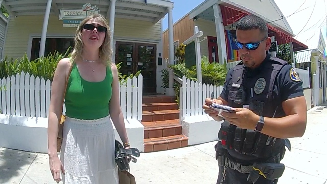 Tourists Caught Stealing $20 from Coffee Shop Tip Jar