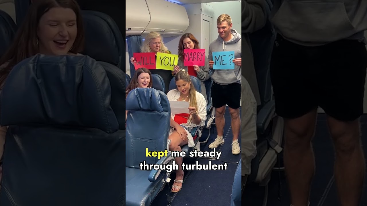 Pilot sets up elaborate proposal mid flight over intercom ❤️