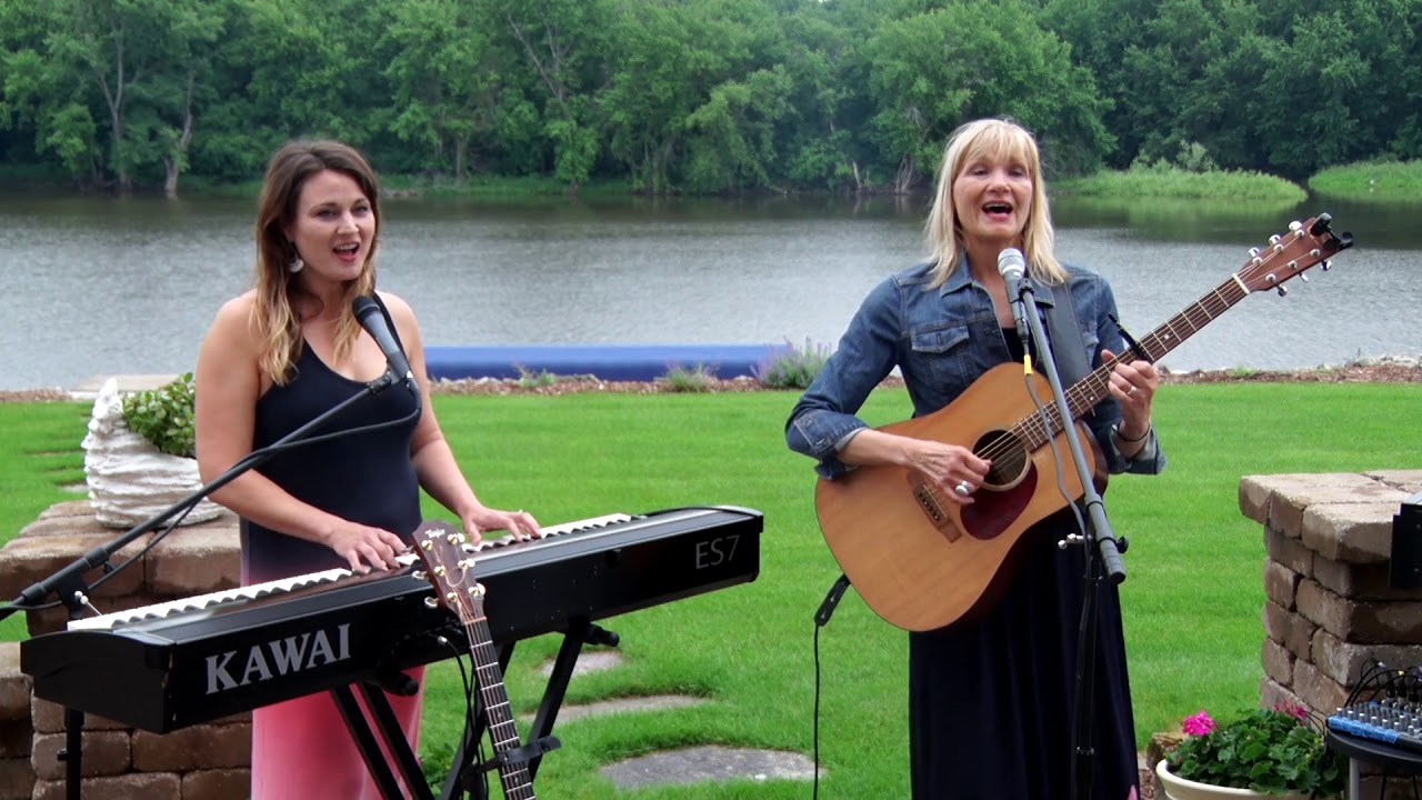 Hire Amanda Grace - Singing Guitarist in Winona, Minnesota