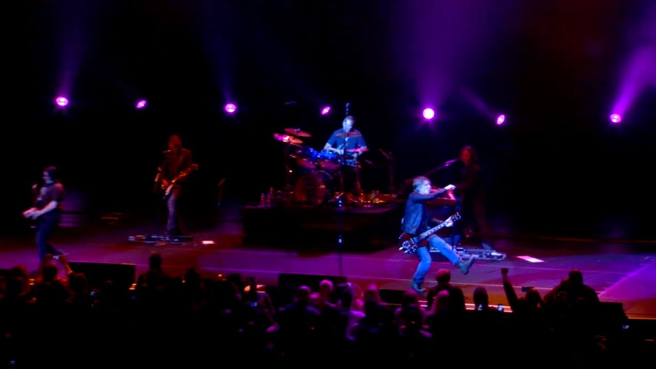 Ovation Hall at Revel : A High Energy Transformable Venue