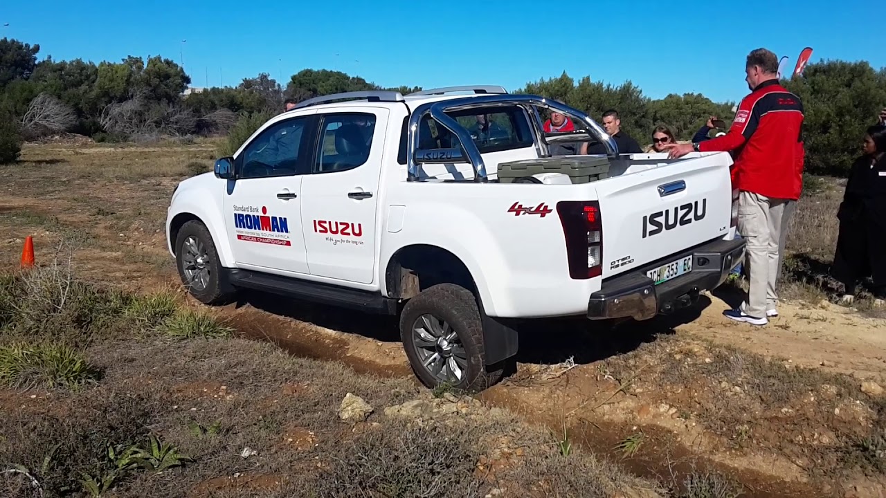ISUZU KB using Difflock in Axle Twister demonstration