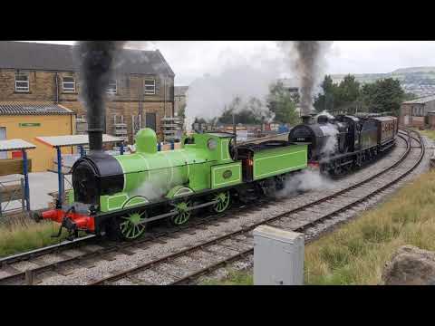 957/52044 Class 25 0-6-0 plus 43924 4F 0-6-0 haul The Railway Children special at Keighley