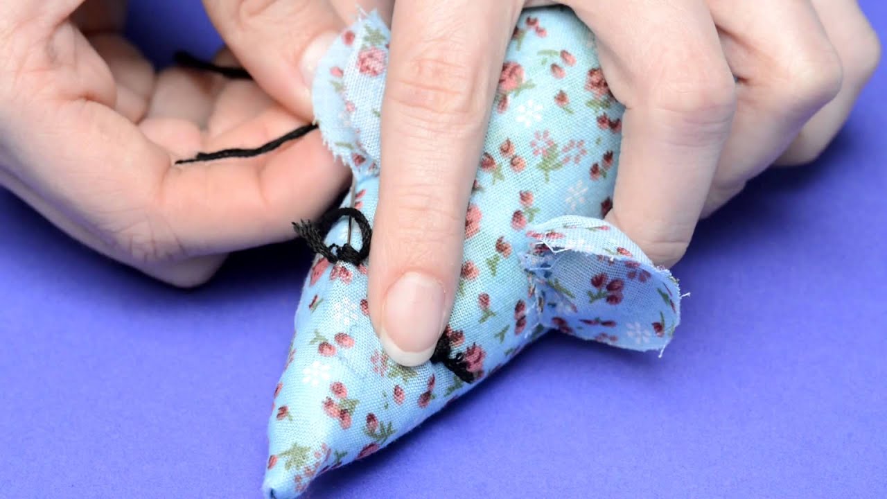 How To Make A Mouse Pin Cushion | Ruby Loves Magazine