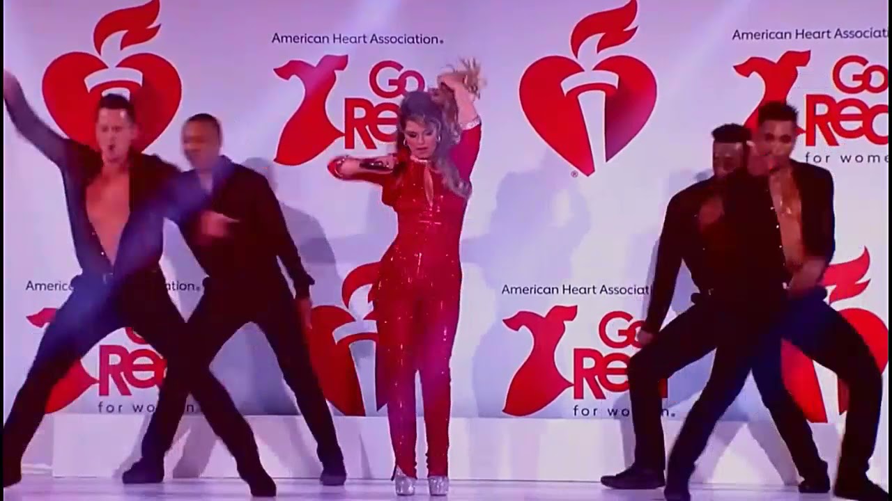 Shania Twain : Let's go Girls.