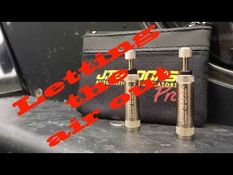 Airing down with the JT brooks pro tire deflators