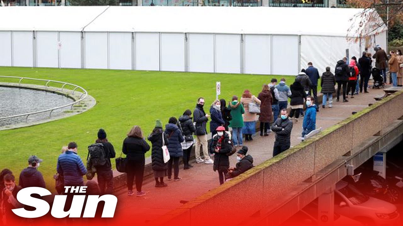 PM's emergency Omicron COVID-19 booster push sees hundreds of Brits queue for hours