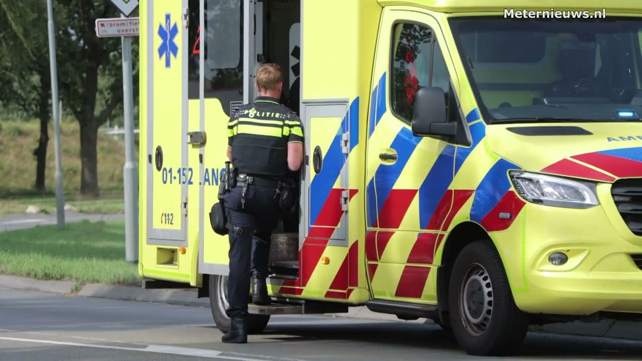 Auto de sloot in Emmen (Video)