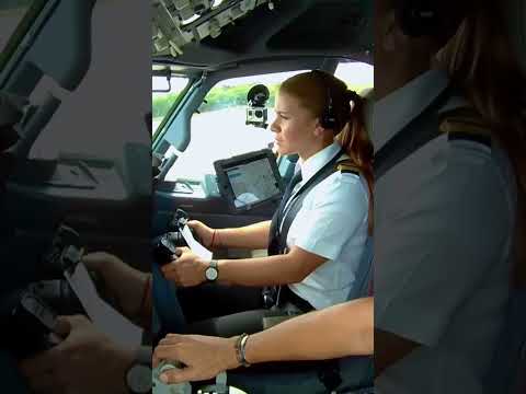 👩🏻✈️Aeromexico’s Maria Fernanda leaving Cancun🇲🇽