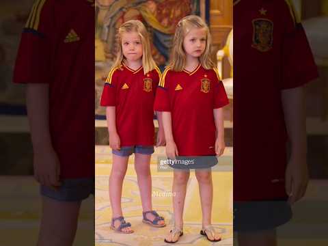 A la princesa leonor y la infanta sofia les encanta el fútbol💖