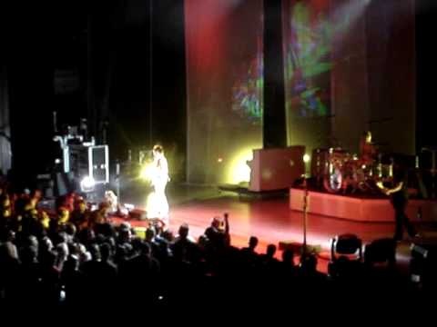 Muse- Hysteria (Live at The Greek Theatre in Los Angeles,CA)