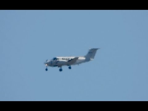 U.S. Army Beechcraft C-12T-2 86-00086 landing at Moffett Field (PAT015)