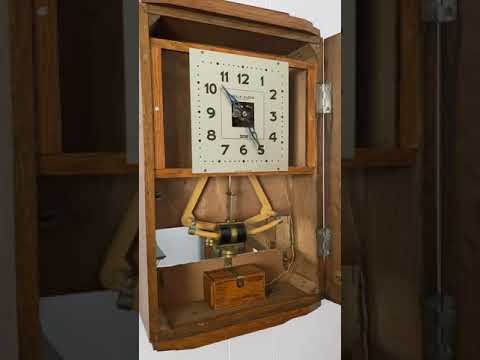 Bulle Clock 1948, Oak Case.