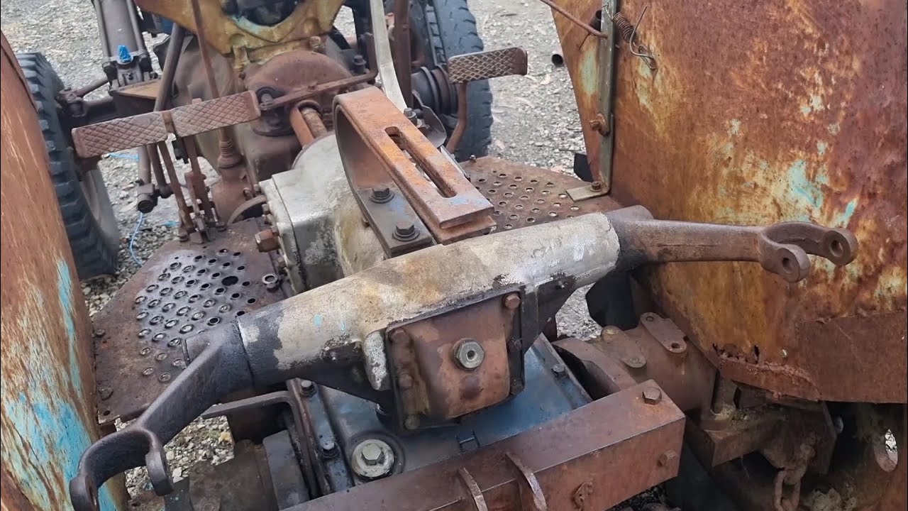 Fordson E27N Three Point Linkage Unit