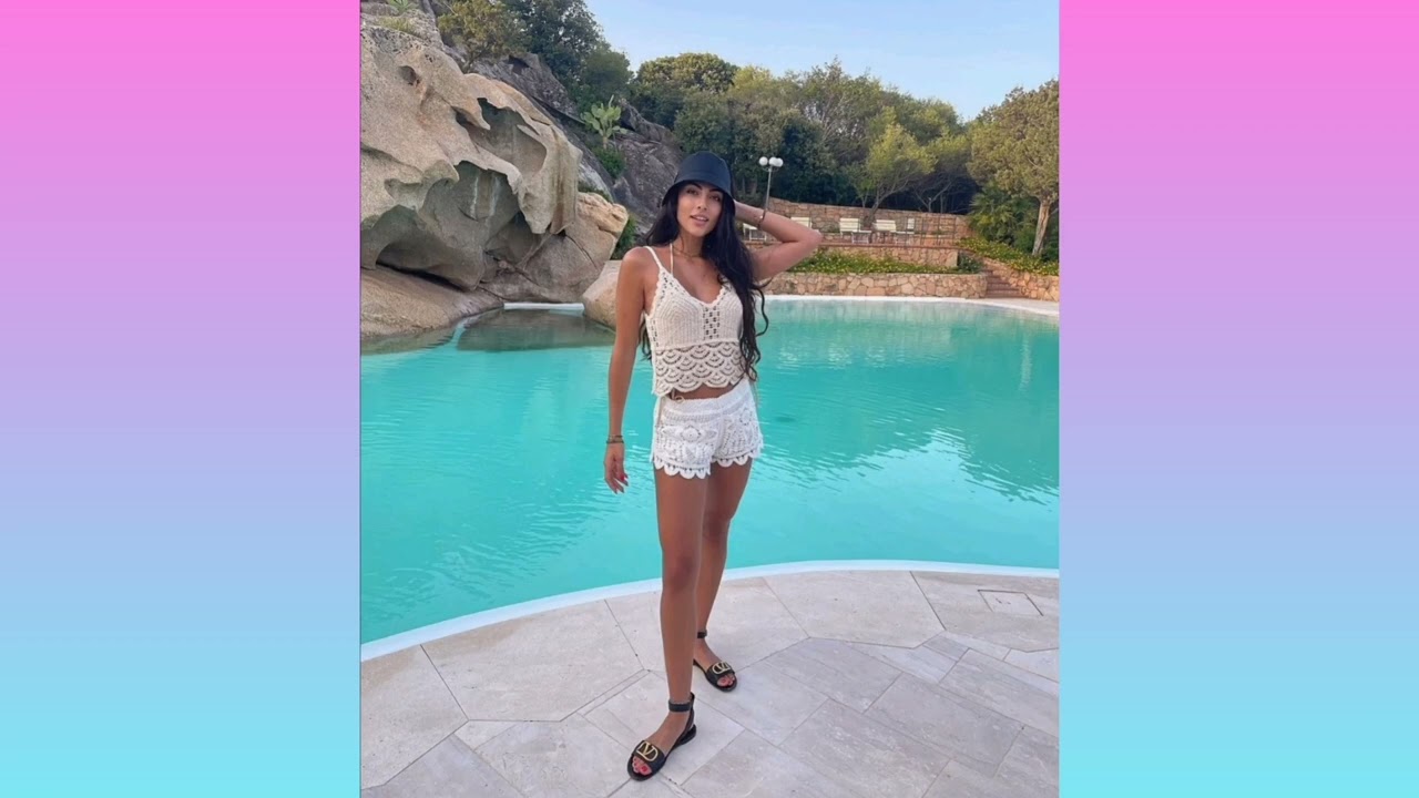 Top 25 Pictures (Giulia Salemi)