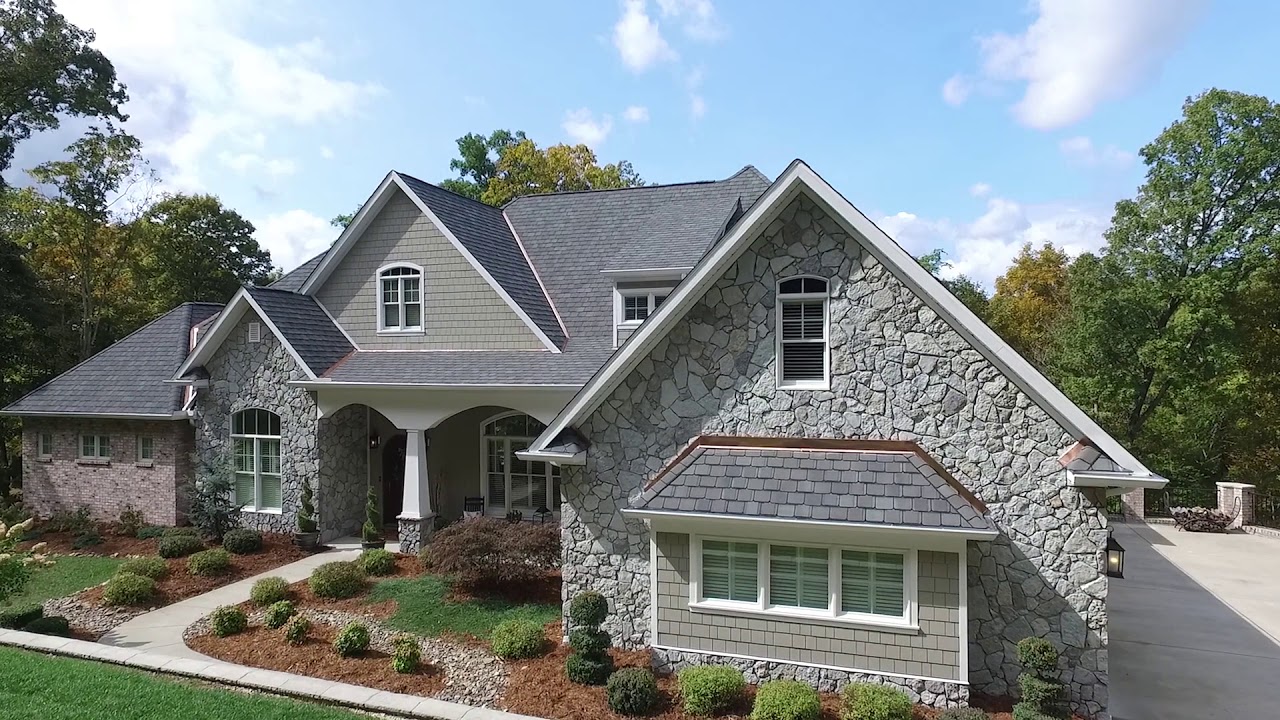 CertainTeed Grand Manor Stonegate Gray. 1st Executive Construction