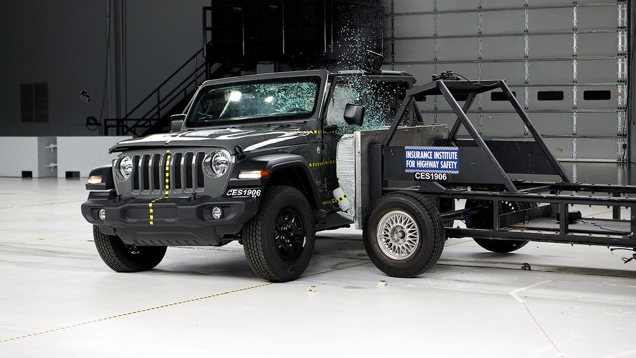 New Jeep Wrangler Rolls Over in IIHS Small Overlap Crash Tests ...