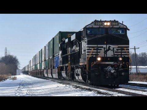 NS ES44AC HAULS While Leading NS 206 In Mishawaka, IN! 2/20/21