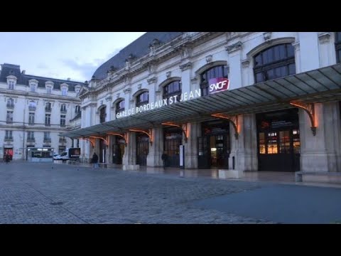 France faces 2nd day of transport chaos as rail workers strike