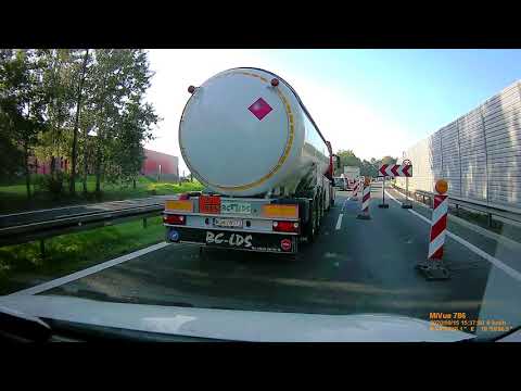 Cwaniak na suwak chcia艂 jecha膰 na szcz臋艣cie szeryf si臋 znalaz艂 i go przychamowa艂...