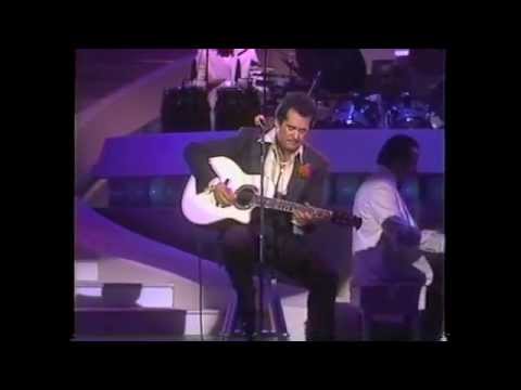 Wayne Newton: Spanish Eyes {LIVE At The Las Vegas Hilton - 5/23/1989}