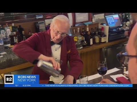 Beloved Sardi's bartender Joe Petrsoric retiring at age 78