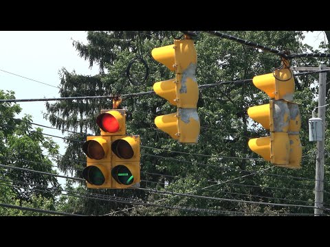 Incandescent Eagle Siemens Traffic Signals About to be Replaced