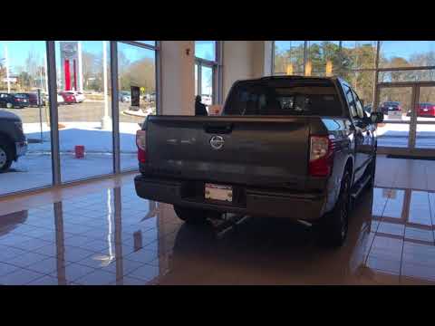 2018 Nissan Titan SV with Midnight Edition Review