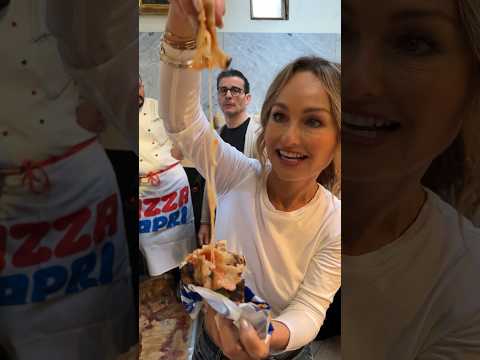Pizza Libretto 🍕📕| Giada De Laurentiis