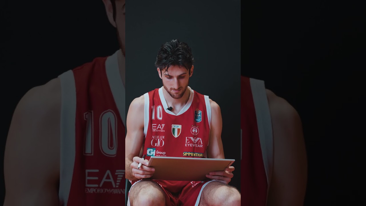 Leandro Bolmaro prova a disegnare il logo dell'Olimpia Milano: voto da 1 a 10? 🤣#tuttounaltrosport