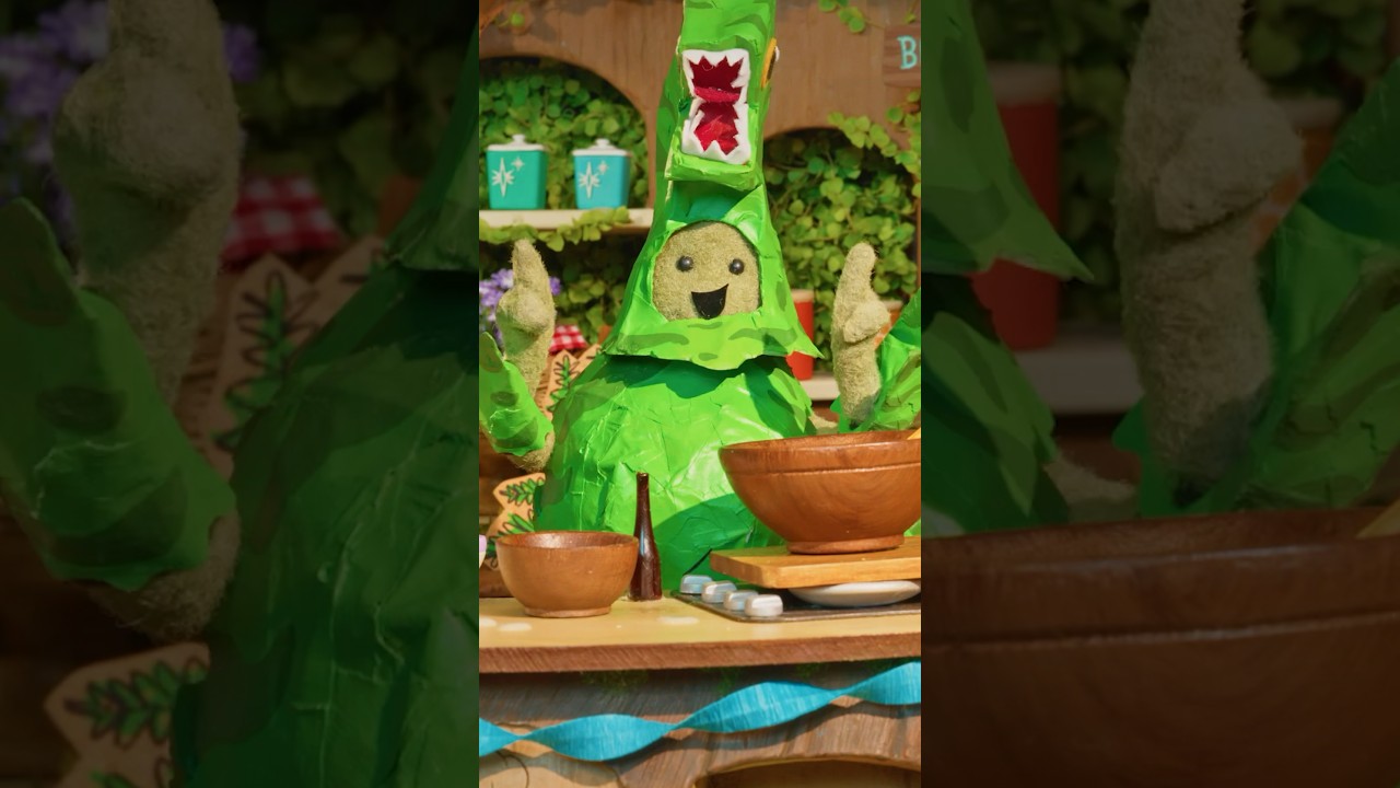 tiny chef makes a dino cake! #shorts