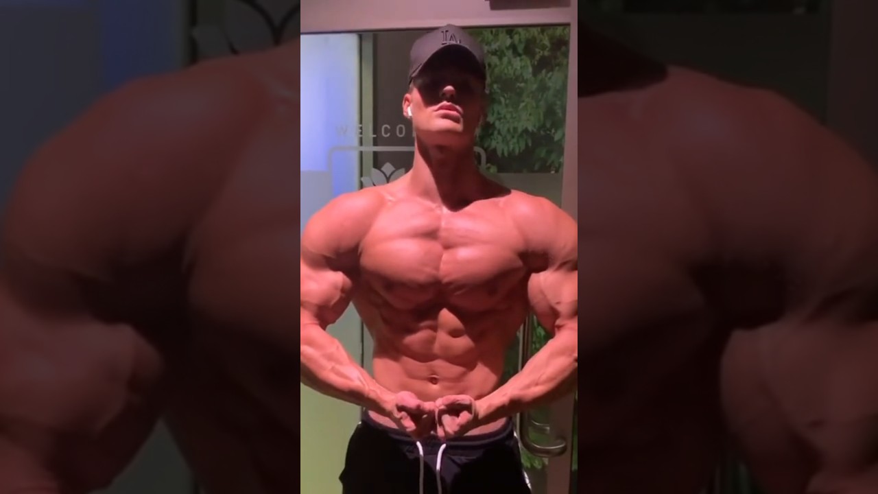 bodybuilders who are very popular with girls #swolini #carltonloth #oscargarciao #bodybuilding #gym