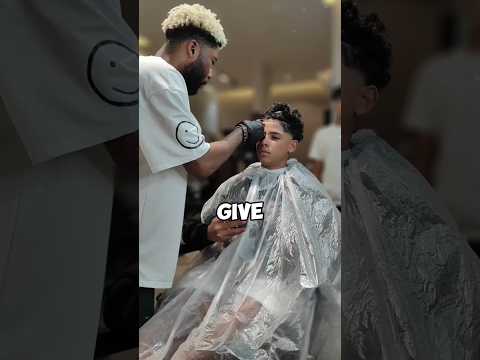 CRISTIANO JR GIVING $5,000 TIP TO THE BARBER 🤑🤯 #ronaldo #football #shorts