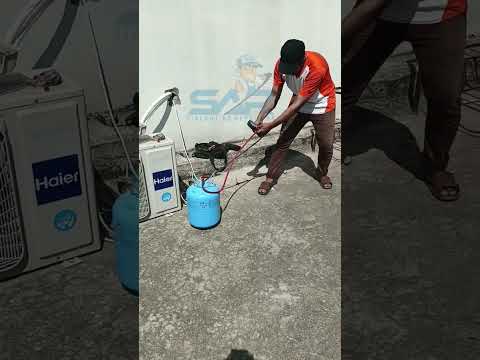 how to charge R32 Gas 🤪| Technician Charge R32 gas Now a days 😃 #acrepair #refrigerantgas #r32gas