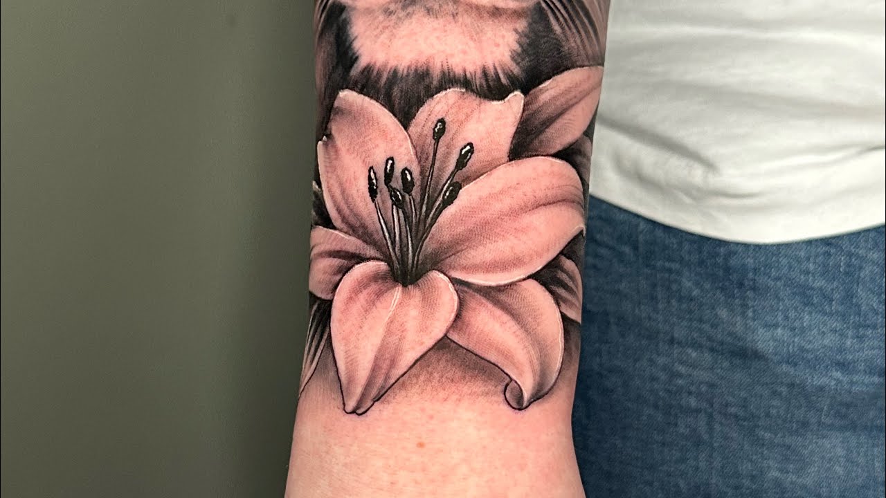 Lily tattoo @kittisak_tattoo