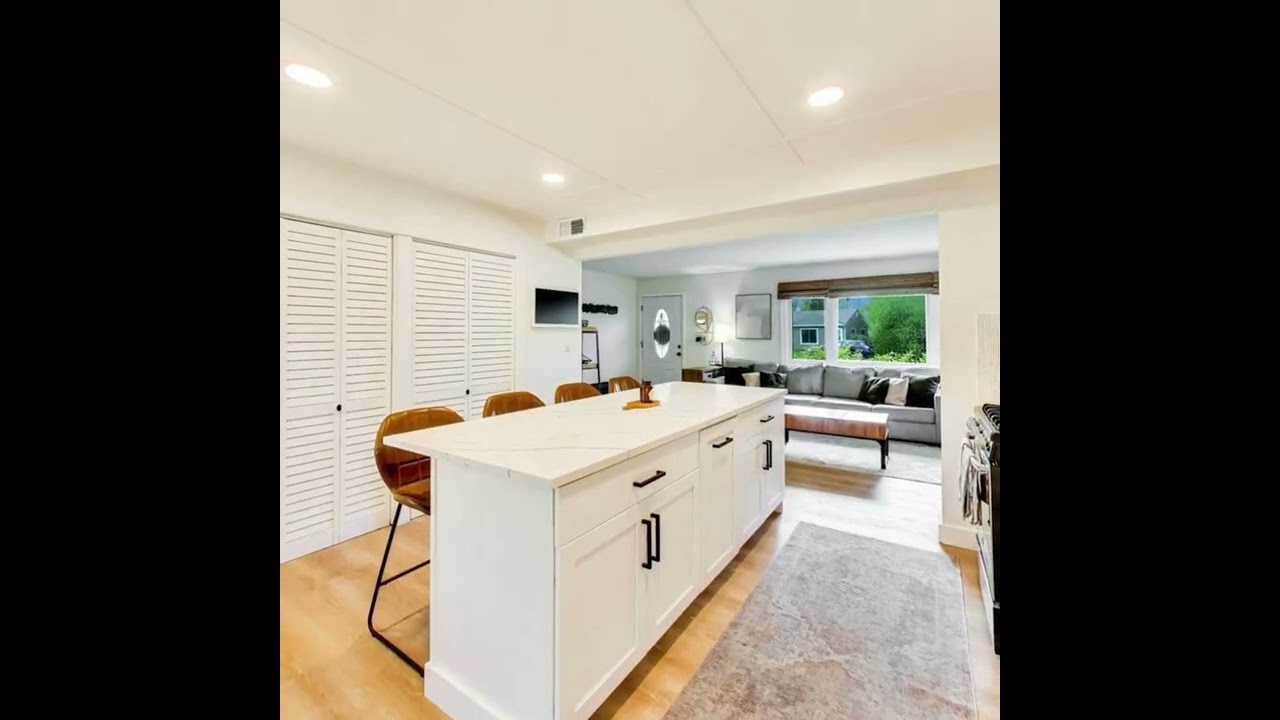 9 Johnathan Road, Lake Zurich, IL 60047