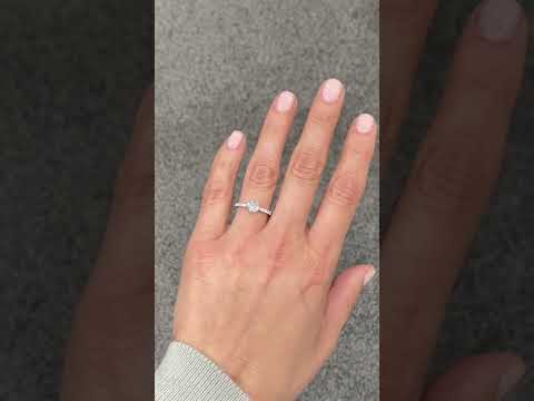0.90-carat round engagement ring