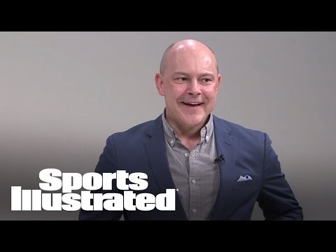 Flip Cup with actor Rob Corddry | Mustard Minute | Sports Illustrated