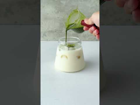 Energize Your Day with a Moringa Iced Latte | Nature's Superfoods Recipe